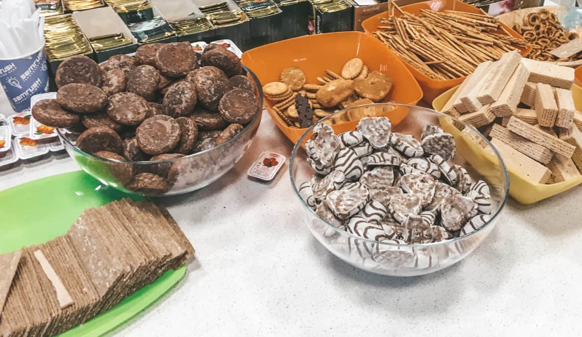 12 Amazing Desserts to Try in Russia (Yummy)| Russian & Soviet desserts