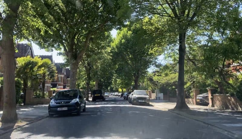 Best Areas To Live In London: 15+ Amazing Family Friendly Districts